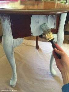 Queen Anne table makeover with clay paint – Green With Decor
