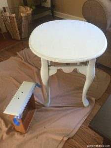 Queen Anne table makeover with clay paint – Green With Decor