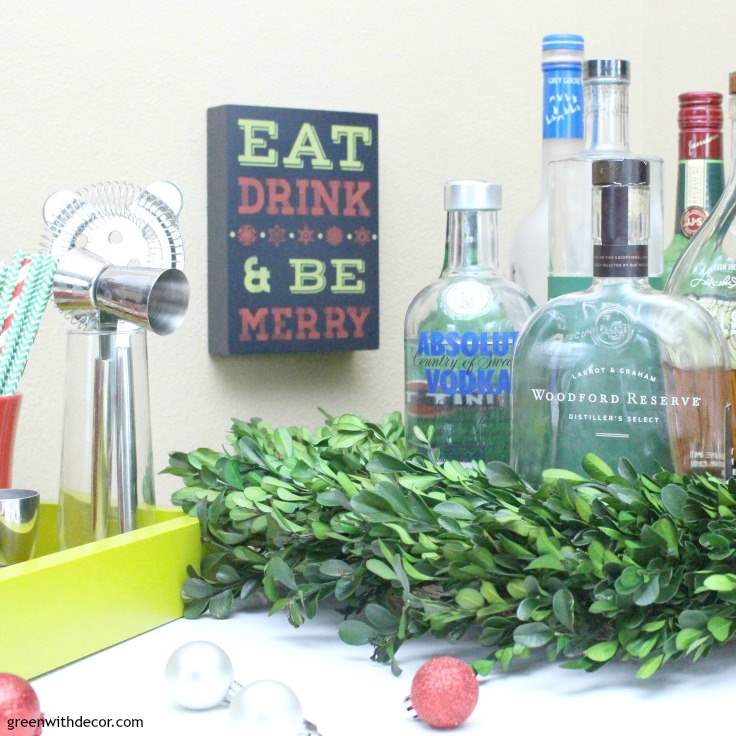 7 tips for setting up a holiday cocktail bar - Green With Decor 7 tips for setting up a holiday cocktail bar - Green With Decor